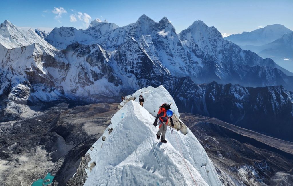 Ama Dablam : The Jewel of the Himalayas